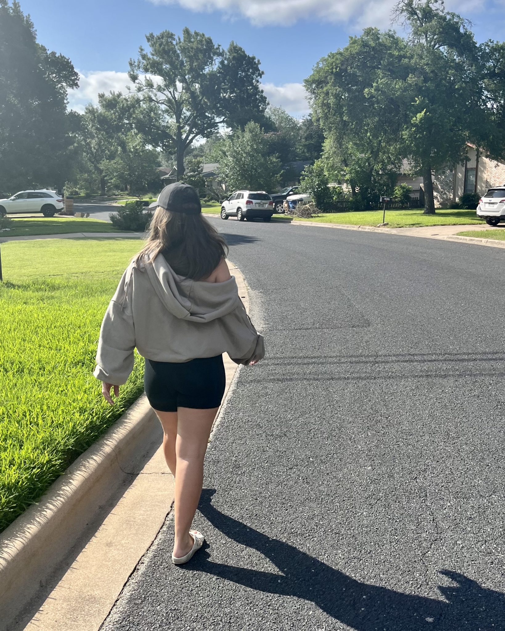 What is a hot girl walk? - Blogilates